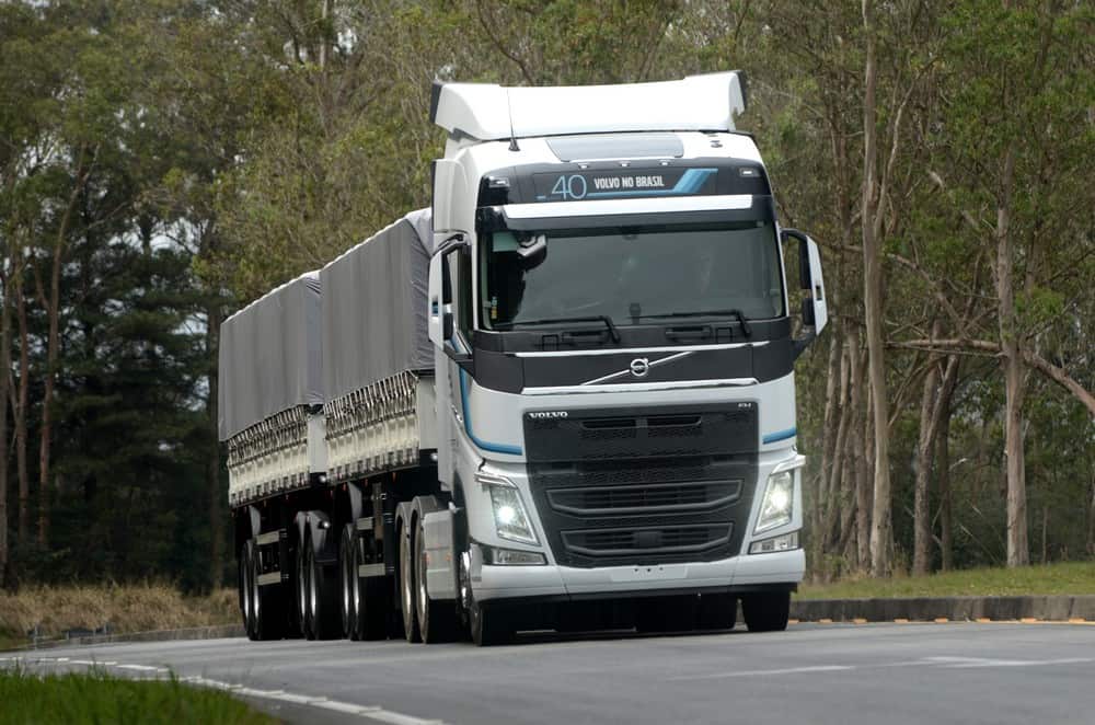 Volvo Caminhões tem recorde de vendas e investe R$ 1 bilhão no Brasil