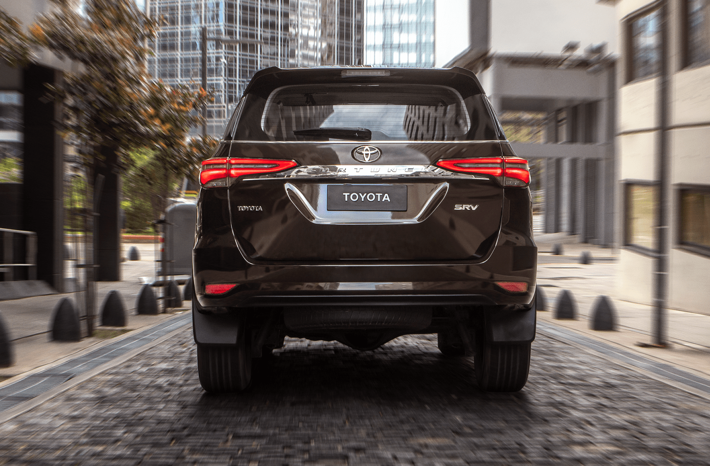 Novo Toyota SW4 2021 chega ao Brasil; preços, versões e itens de série